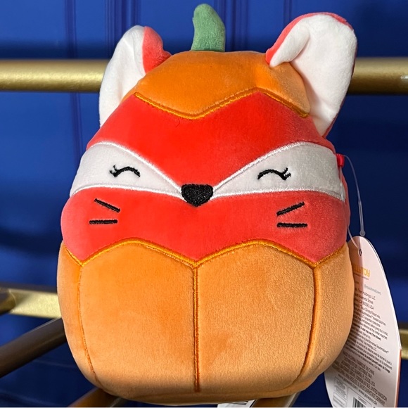 Squishmallows | Toys | Squishmallow Fifi The Fox Inside A Halloween ...